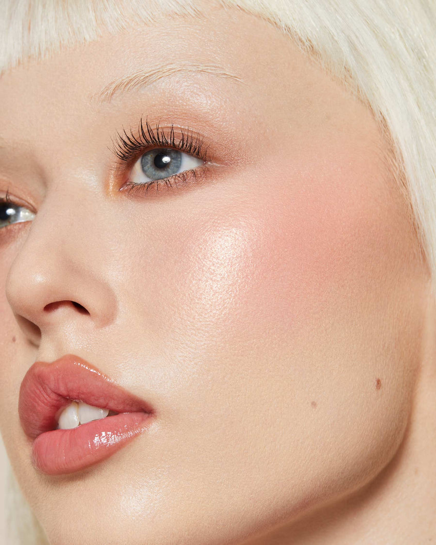 Heaven's Glow Blush – EM Cosmetics