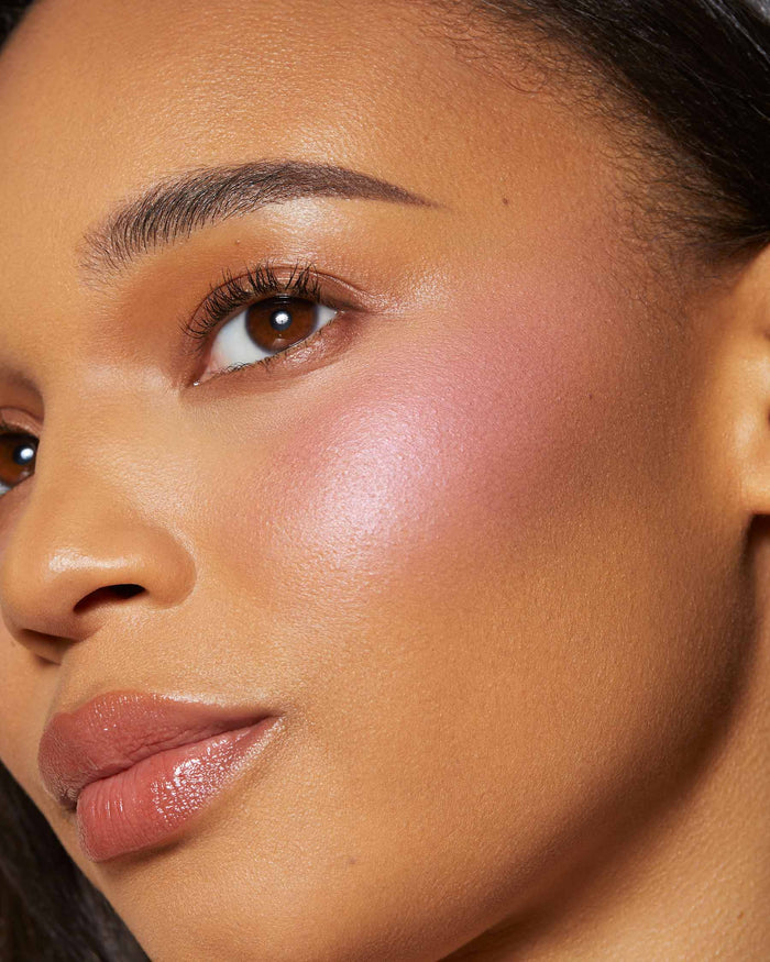 Heaven's Glow Blush – EM Cosmetics