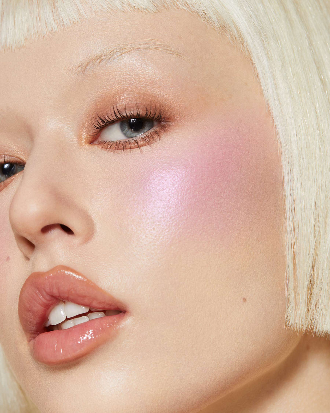 Heaven's Glow Blush – EM Cosmetics