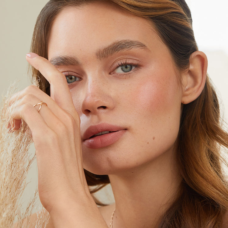 THE MAGIC OF EM – EM Cosmetics